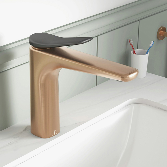 700 × 700mm Shower Cubicle | Cloakroom Fit